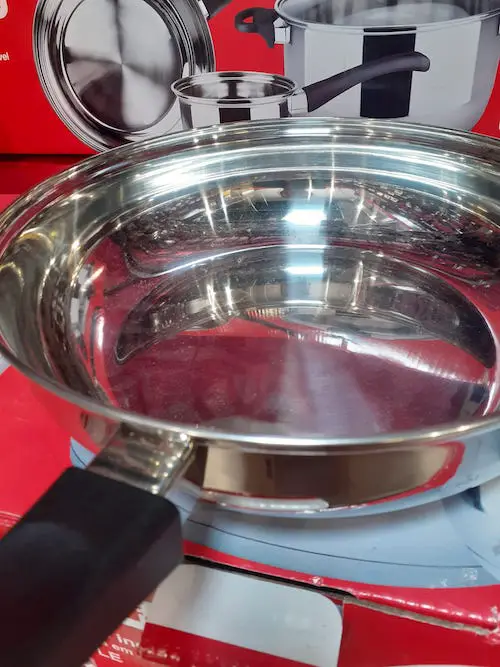 Comment Cuisiner avec une Poêle en Inox.